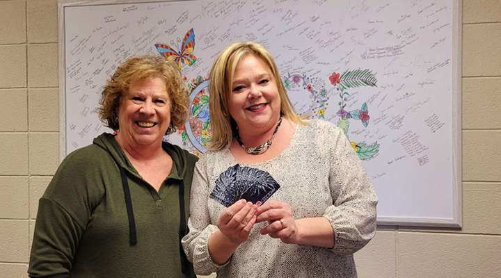 Banner gives gas cards to Friends Together | News, Sports, Jobs - The ...